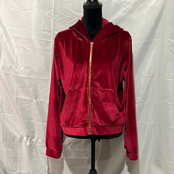 Fabletics | Tops | Fabletics Donna Velour Hoodie | Poshmark